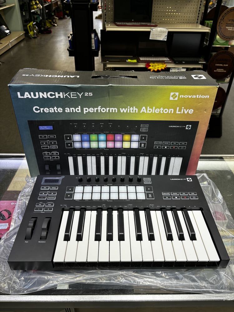 Novation Launchkey Mini MK3 25-Key USB Keyboard Controller - Pre-Owned ...