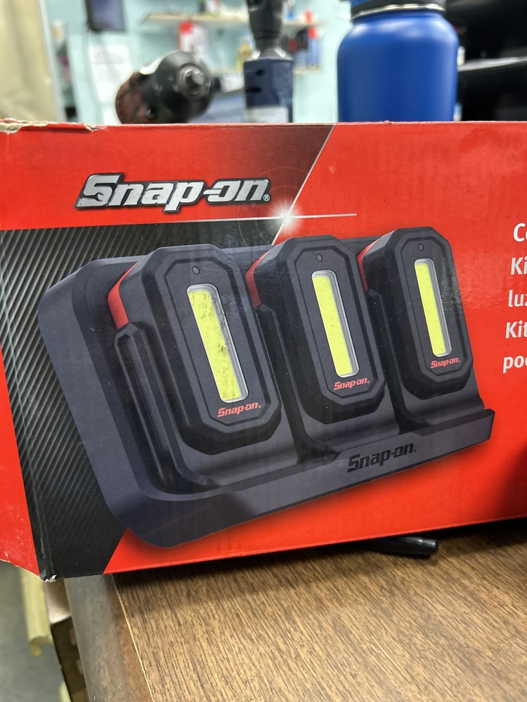 Snap-on ECSPH271 2 700 Lumen Combo Pocket Lights Kit | Sterling ...