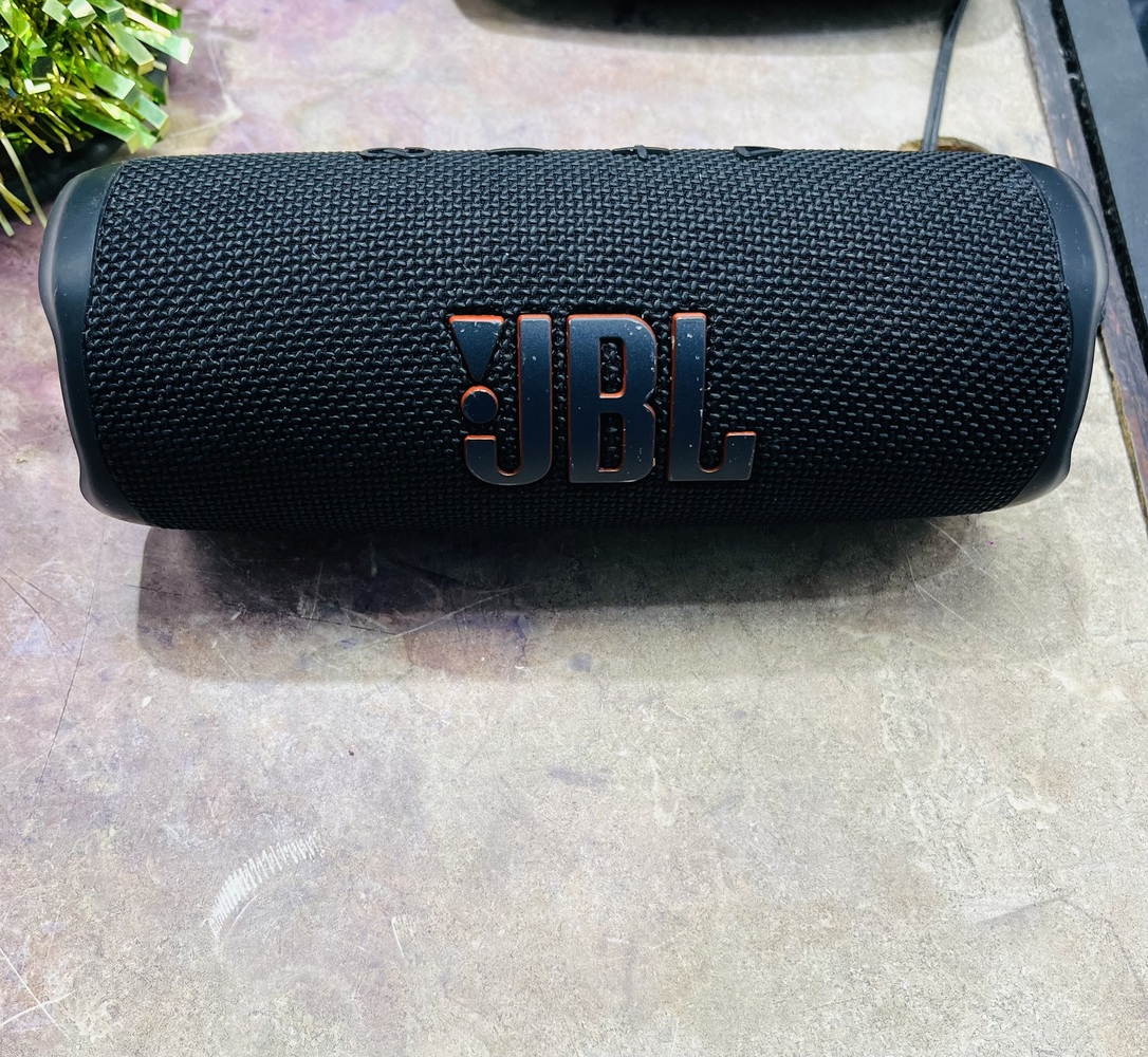 JBL Flip 6 Portable Bluetooth Portable Speaker System - Black ...